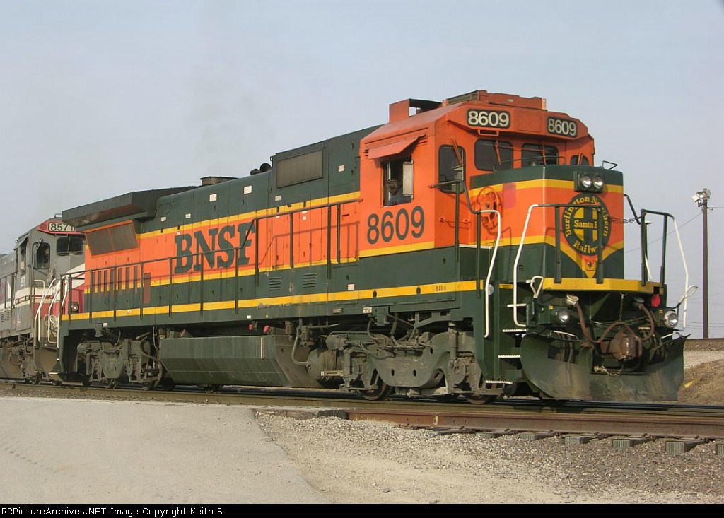 BNSF 8609
